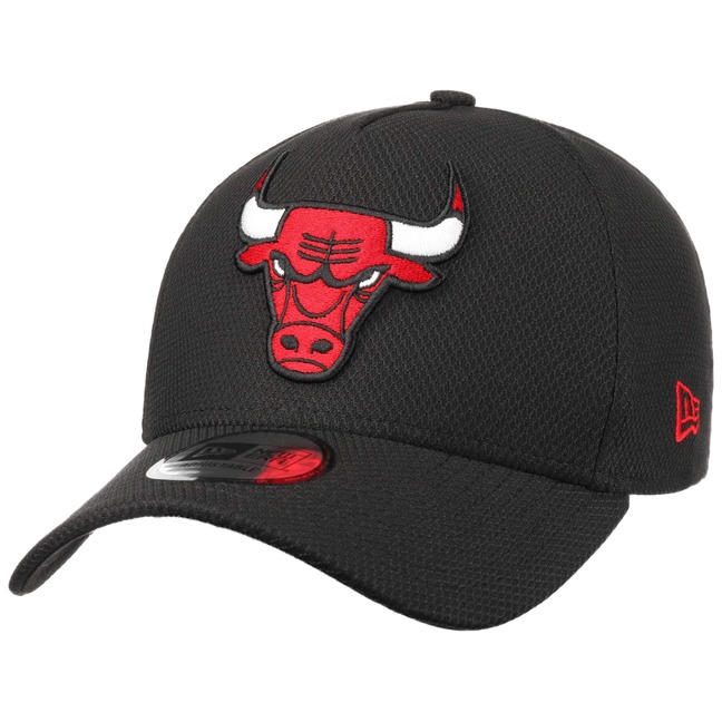 Black Base A-Frame Bulls Cap by New Era - 29,95