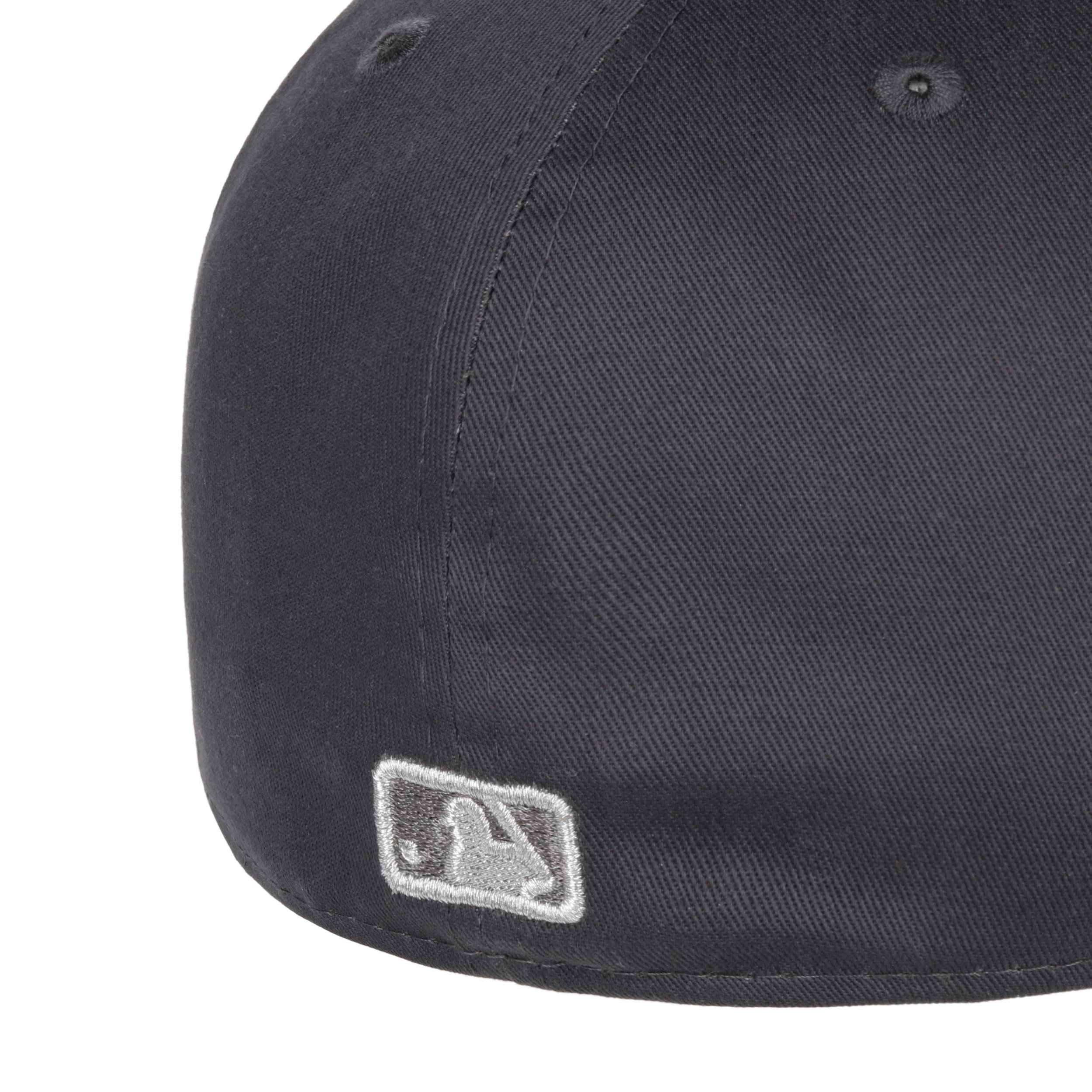 59Fifty Metallic Outline Yankees Cap by New Era - 46,95