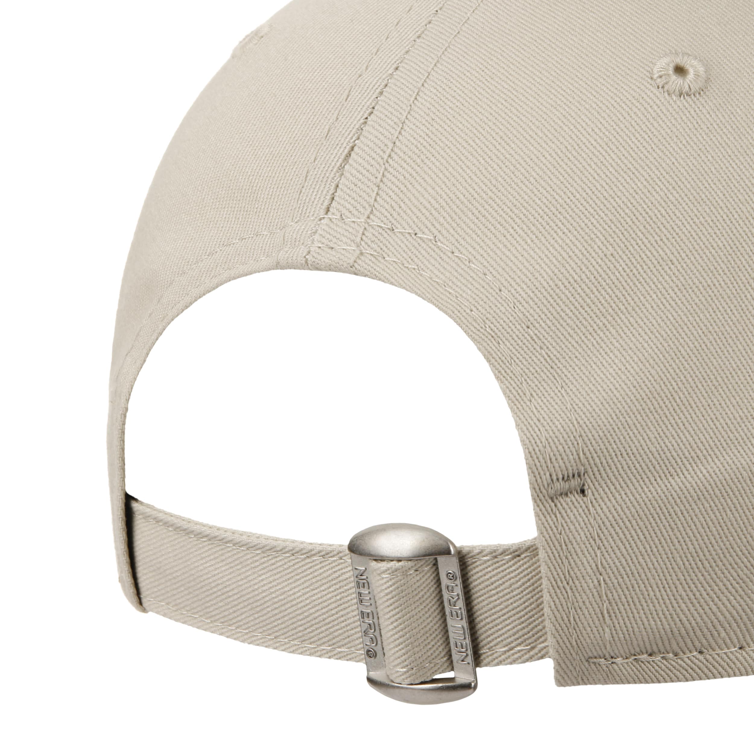 9Forty Female Flower Yankees Cap by New Era - 32,95