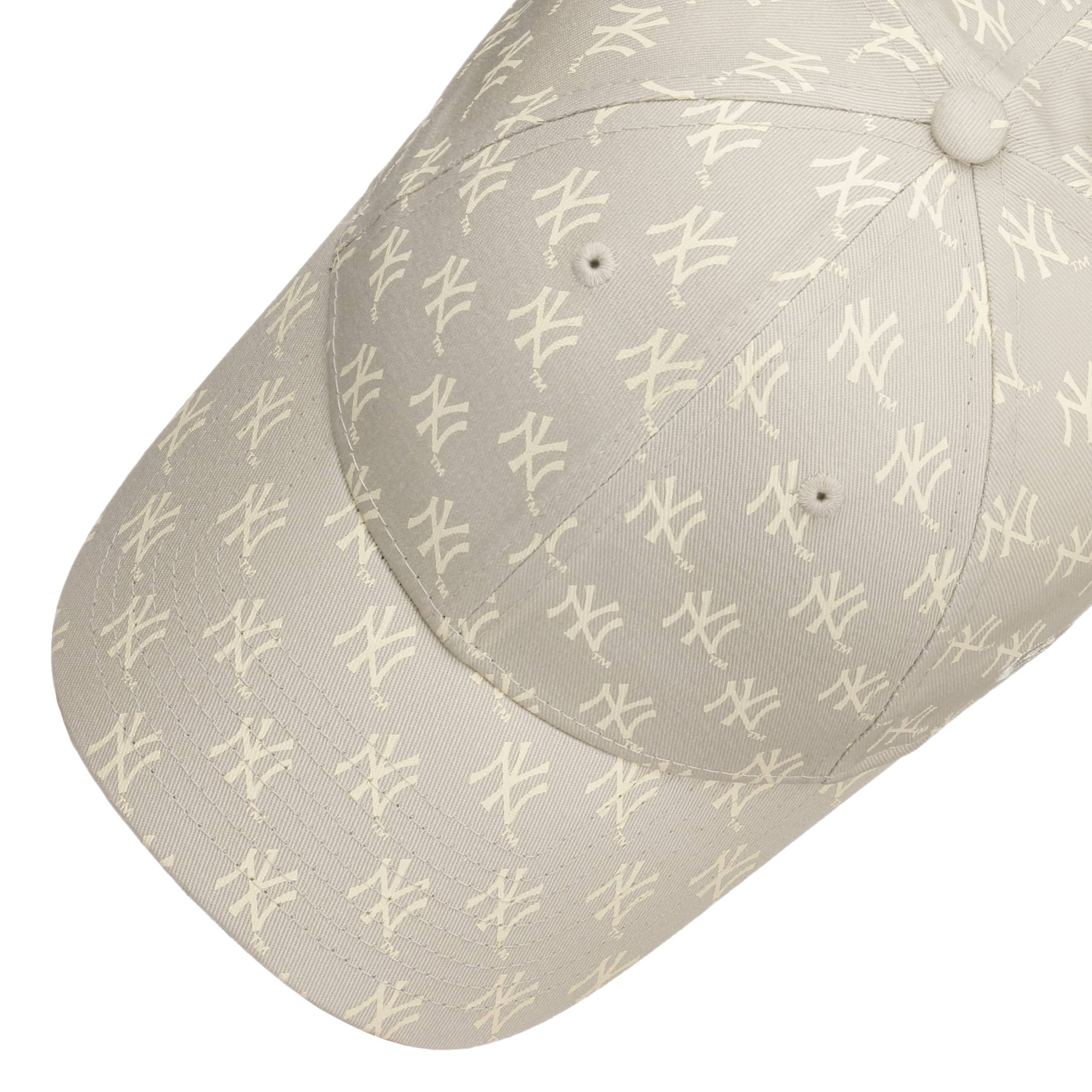 9Forty Female Monogram Yankees Cap by New Era - 32,95