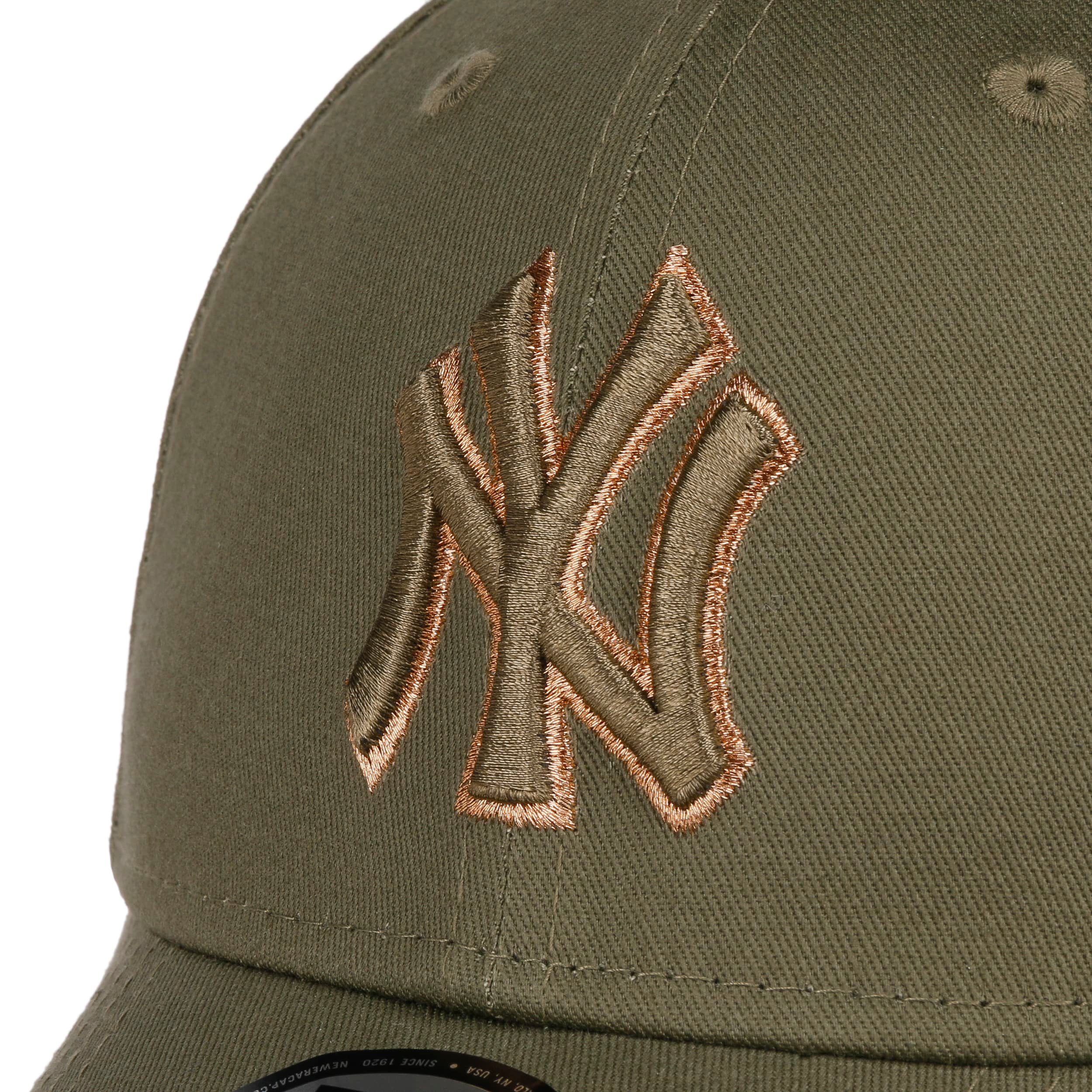 9Forty Metallic Outline NY Cap by New Era - 32,95