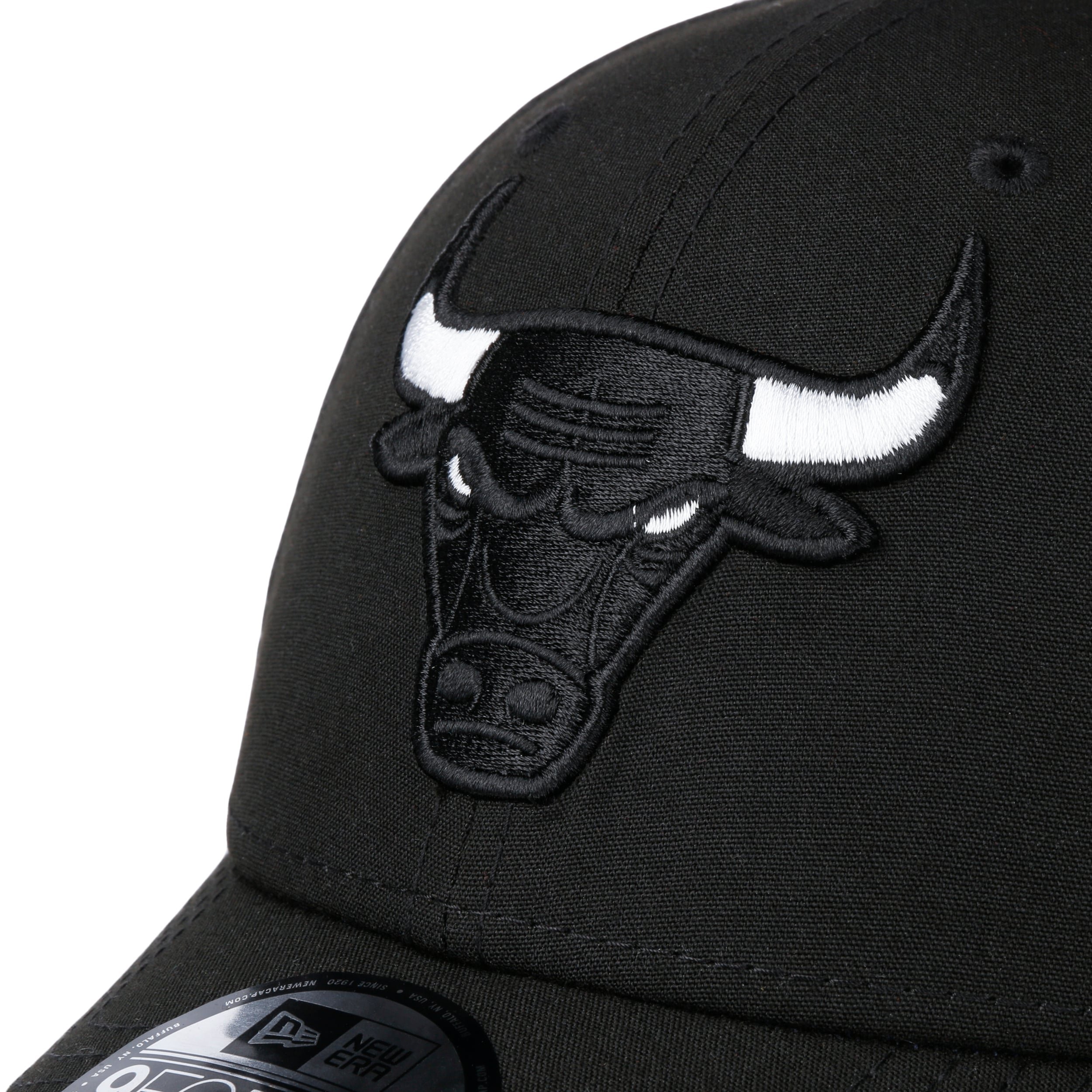 9Forty NBA Properties Bulls Cap by New Era - 28,95