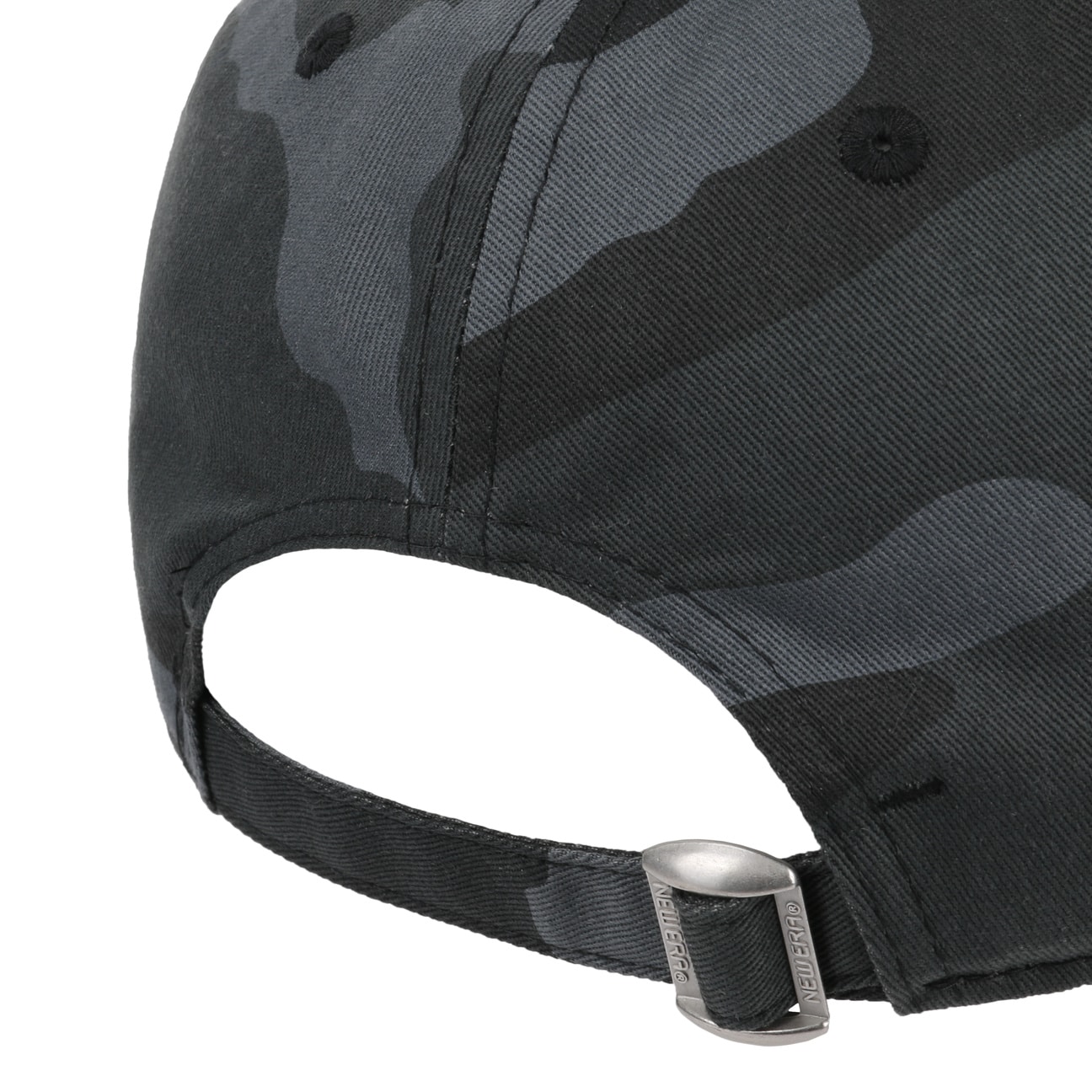 9Forty Yankees Essential Camo Cap by New Era - 32,95