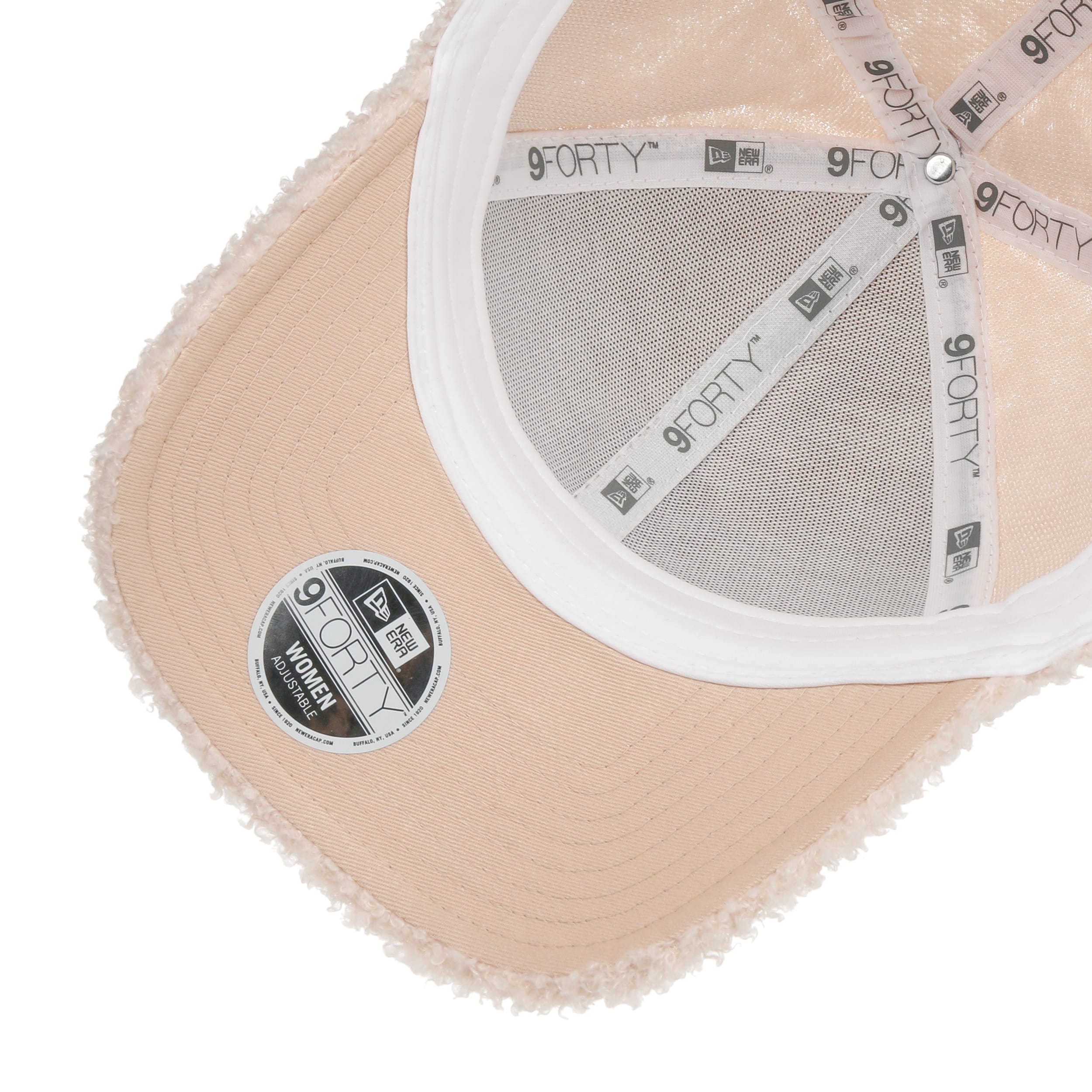 9Forty Yankees Women´s Borg Cap by New Era - 35,95