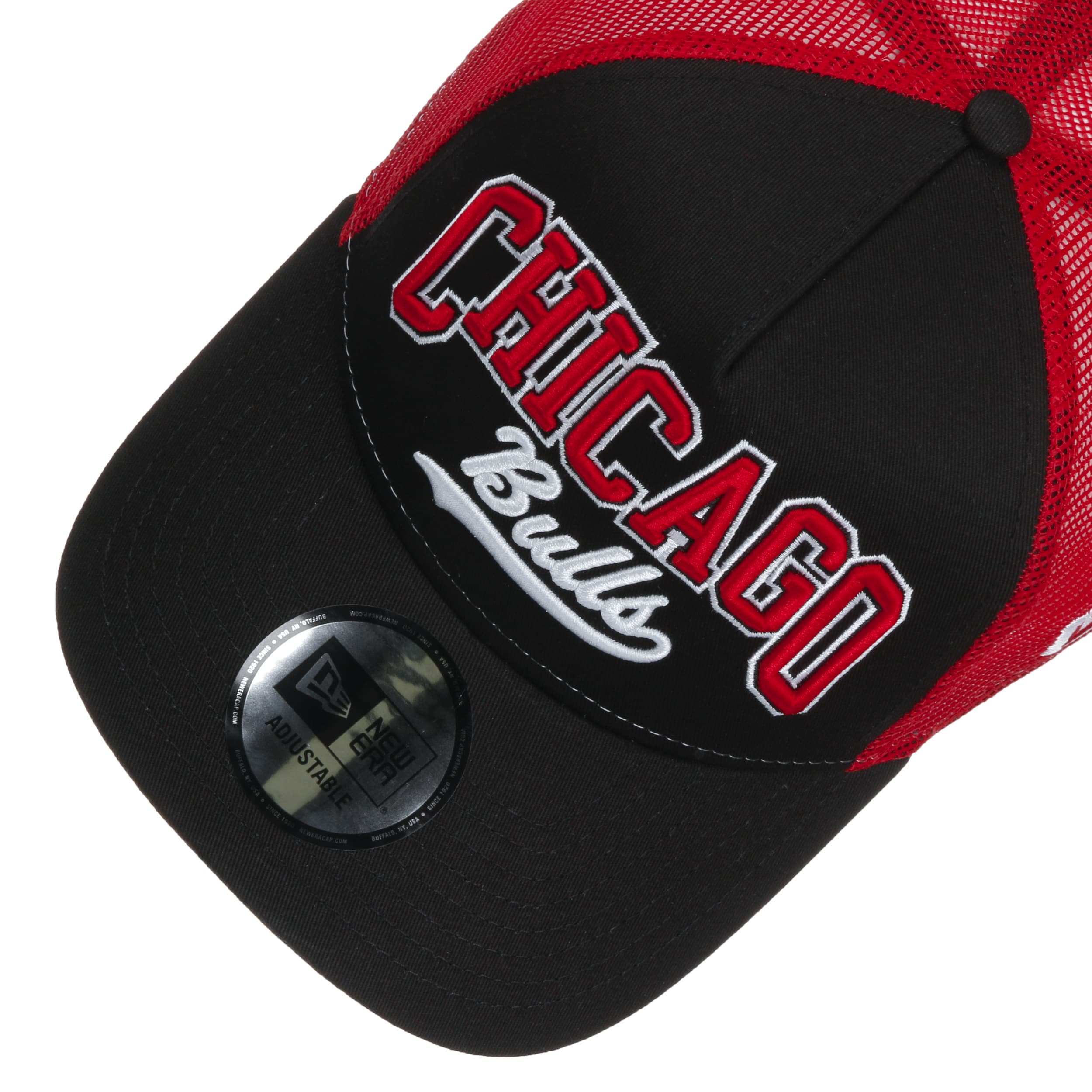 Bulls Script Trucker Cap by New Era - 38,95