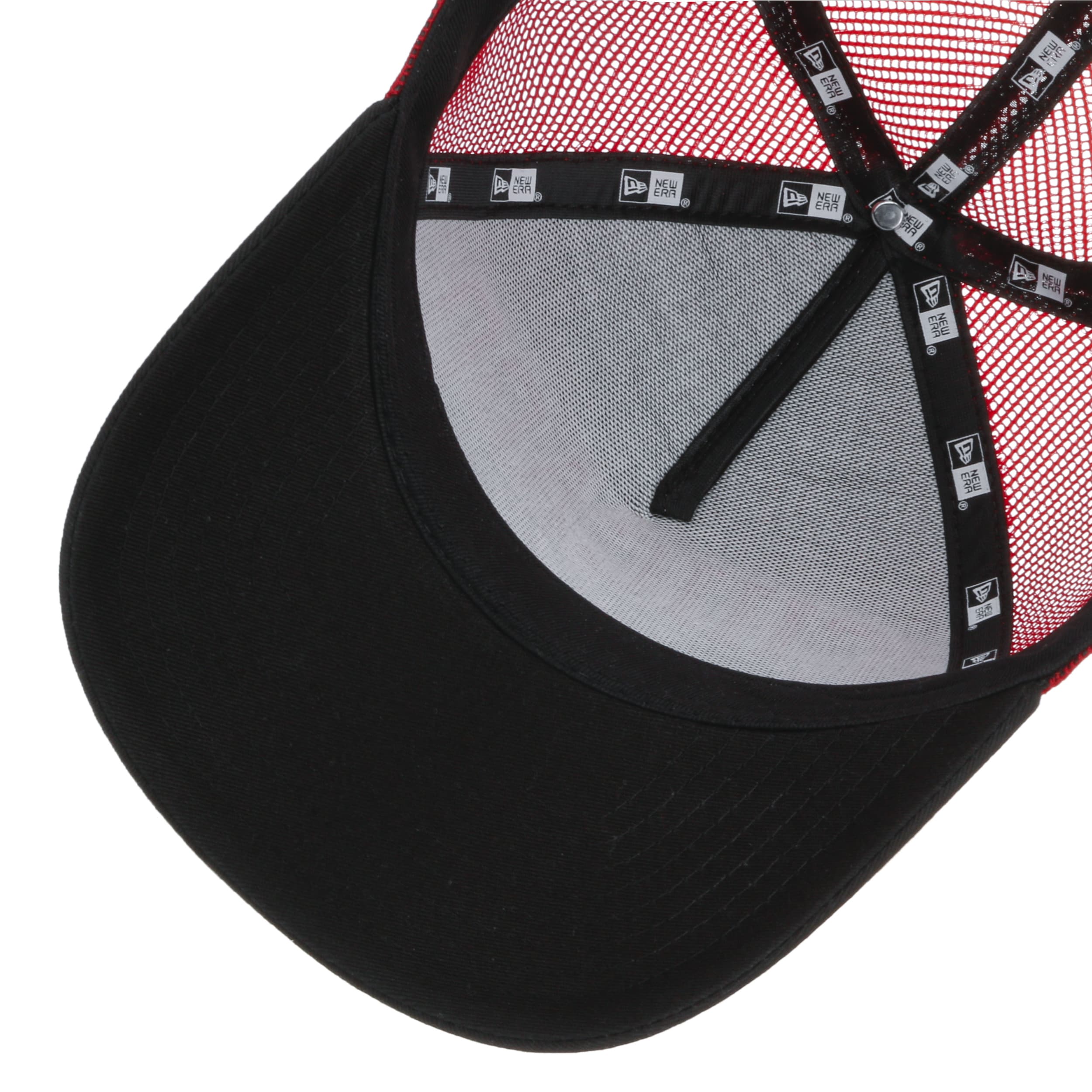 Bulls Script Trucker Cap by New Era - 38,95