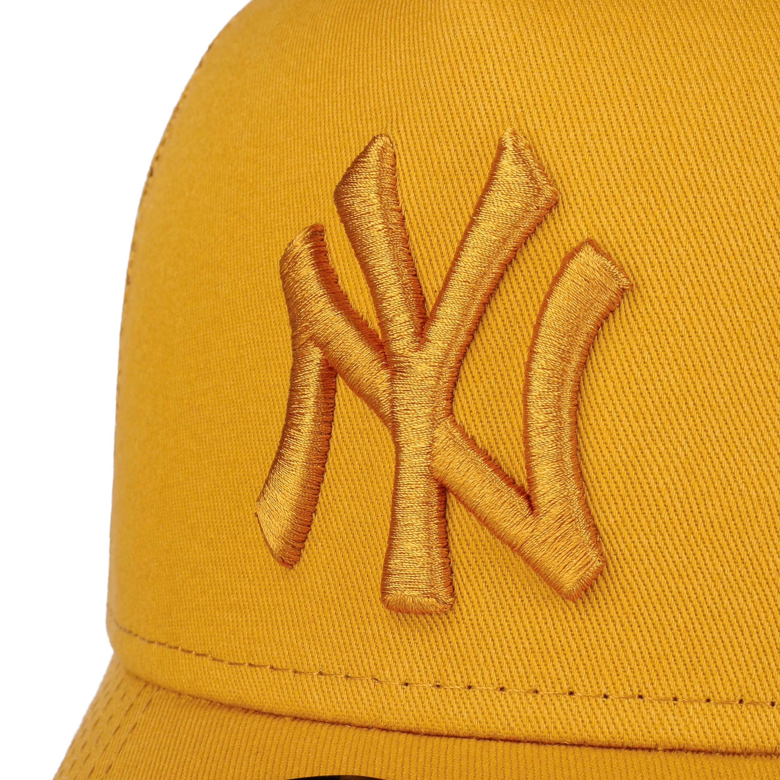 Essential Mono Yankees Trucker Cap by New Era - 37,95