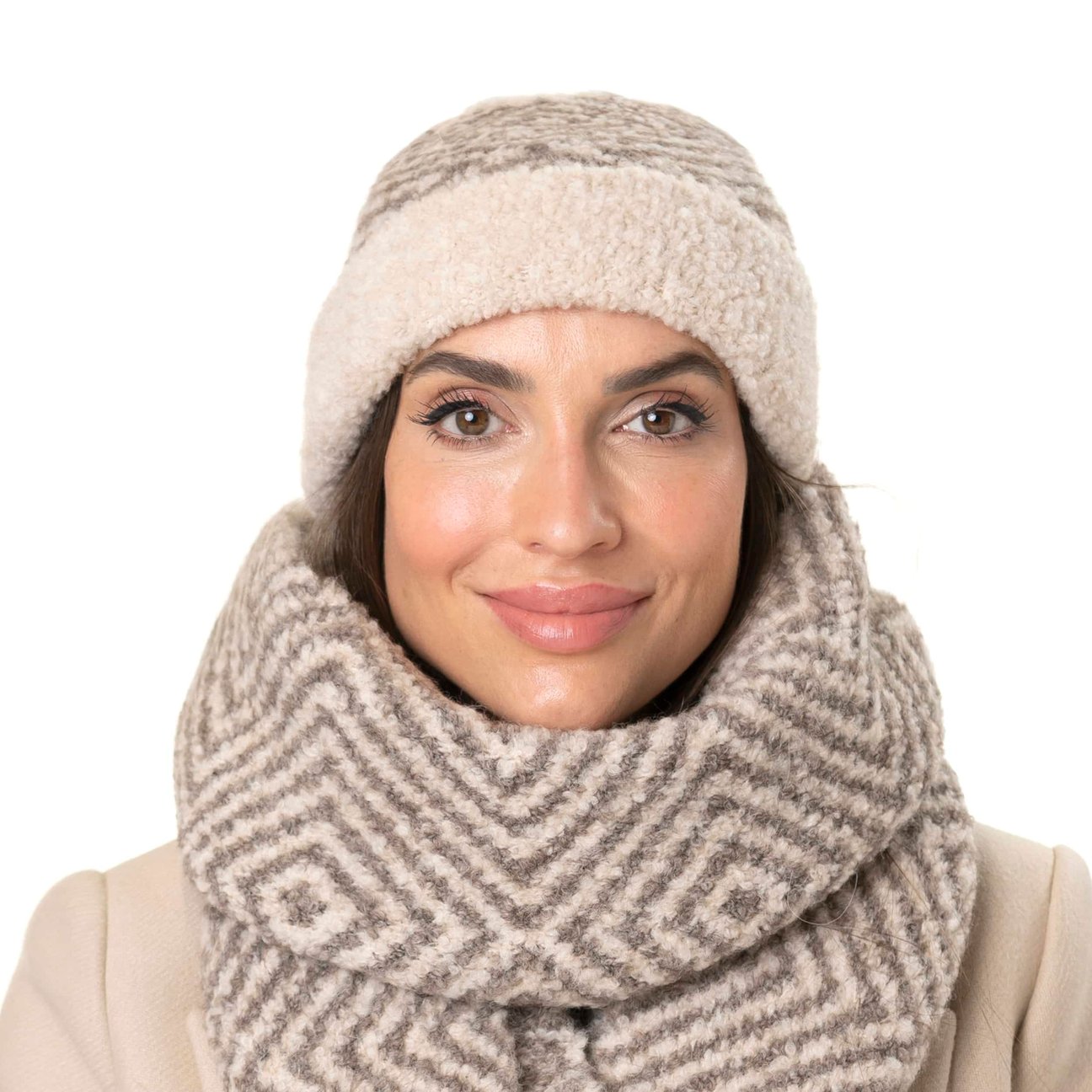 Faux Fur Beanie With Cuff by bedacht - 62,95