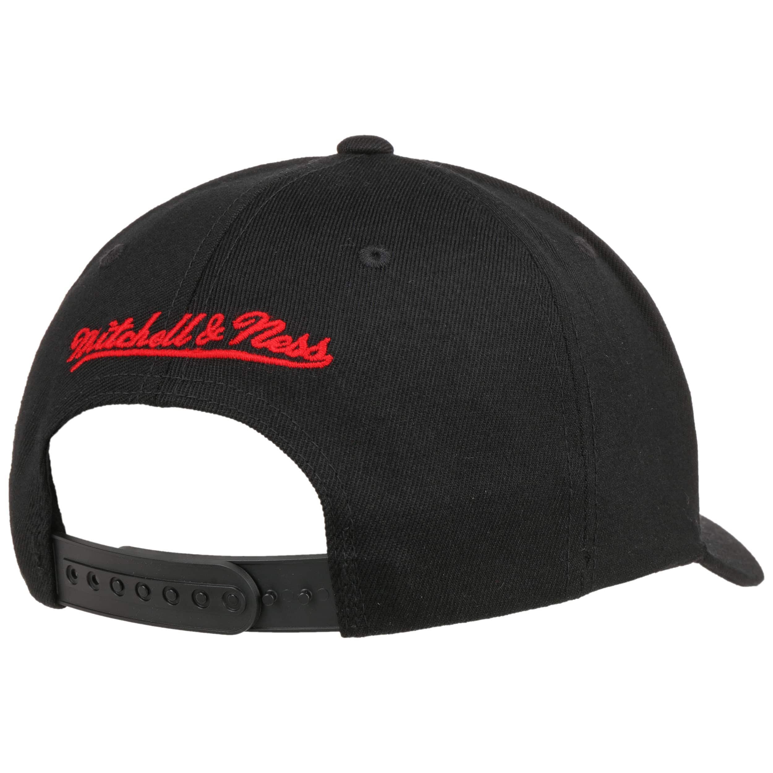 HWC Freshman 110 Bulls Cap by Mitchell & Ness --> Shop Hats, Beanies ...