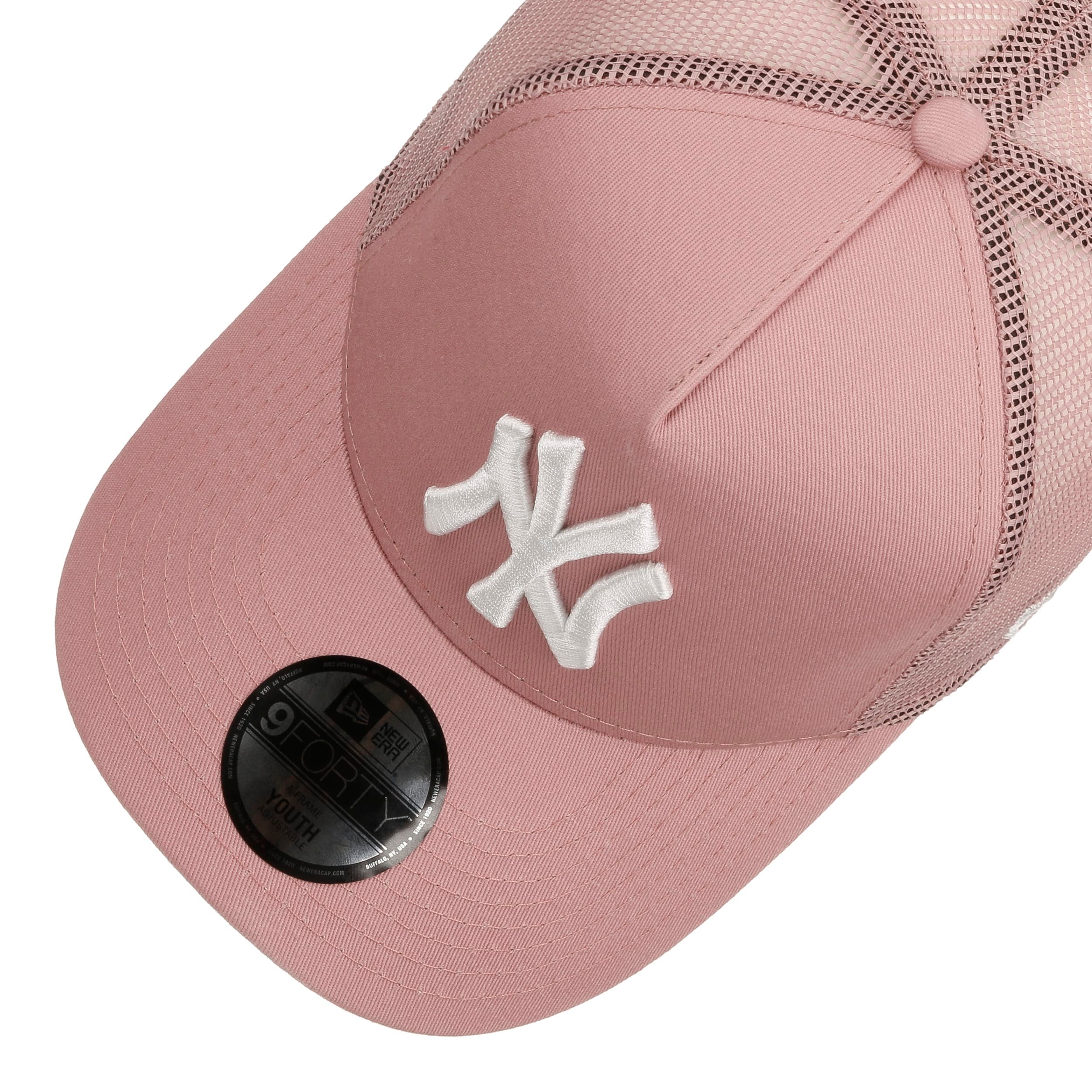Kids Yankees Essential Trucker Cap by New Era - 32,95