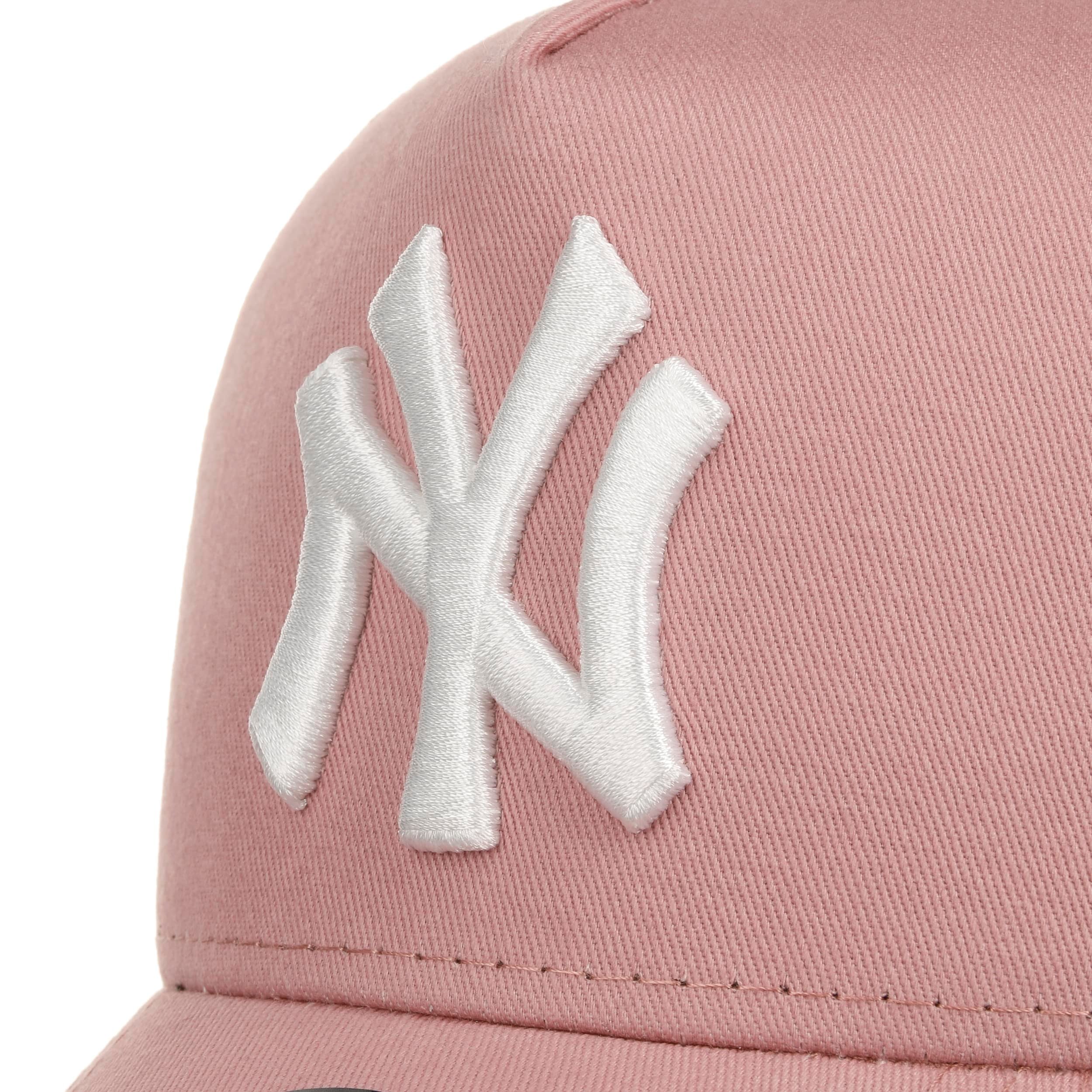 Kids Yankees Essential Trucker Cap by New Era - 32,95