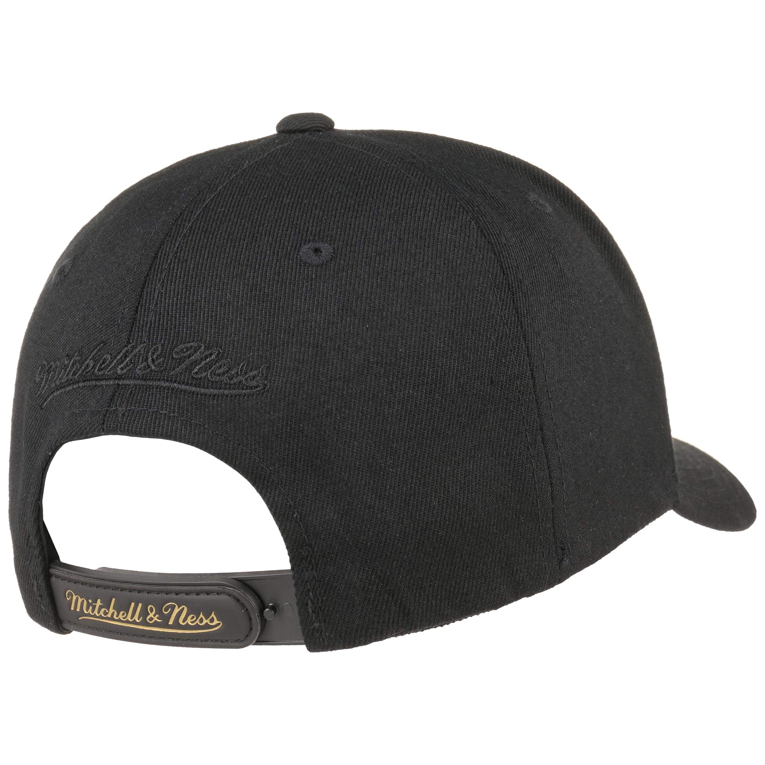 Luxe 110 Cavs Cap by Mitchell & Ness - 32,95