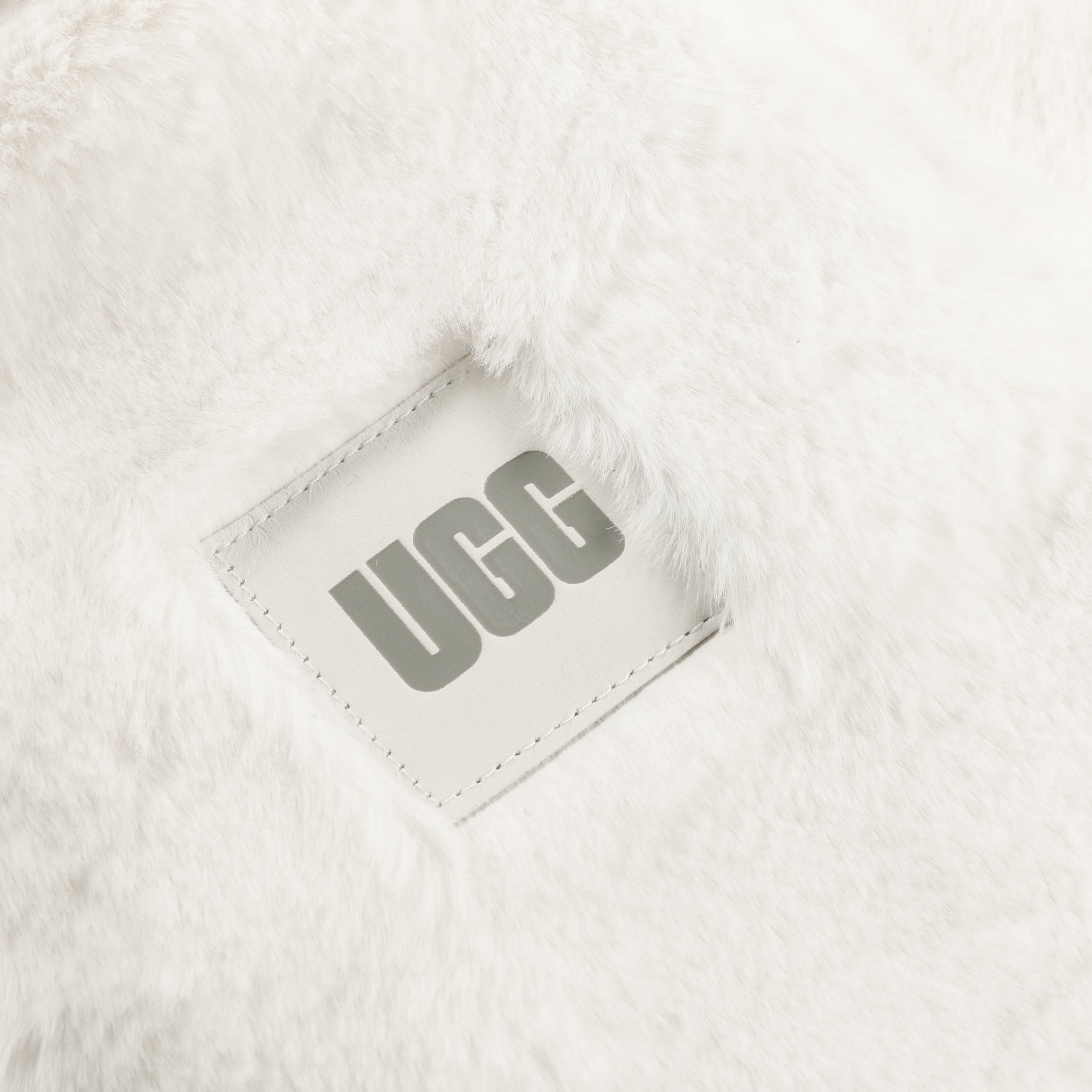 Oblong Faux Fur Women´s Scarf by UGG - 93,95