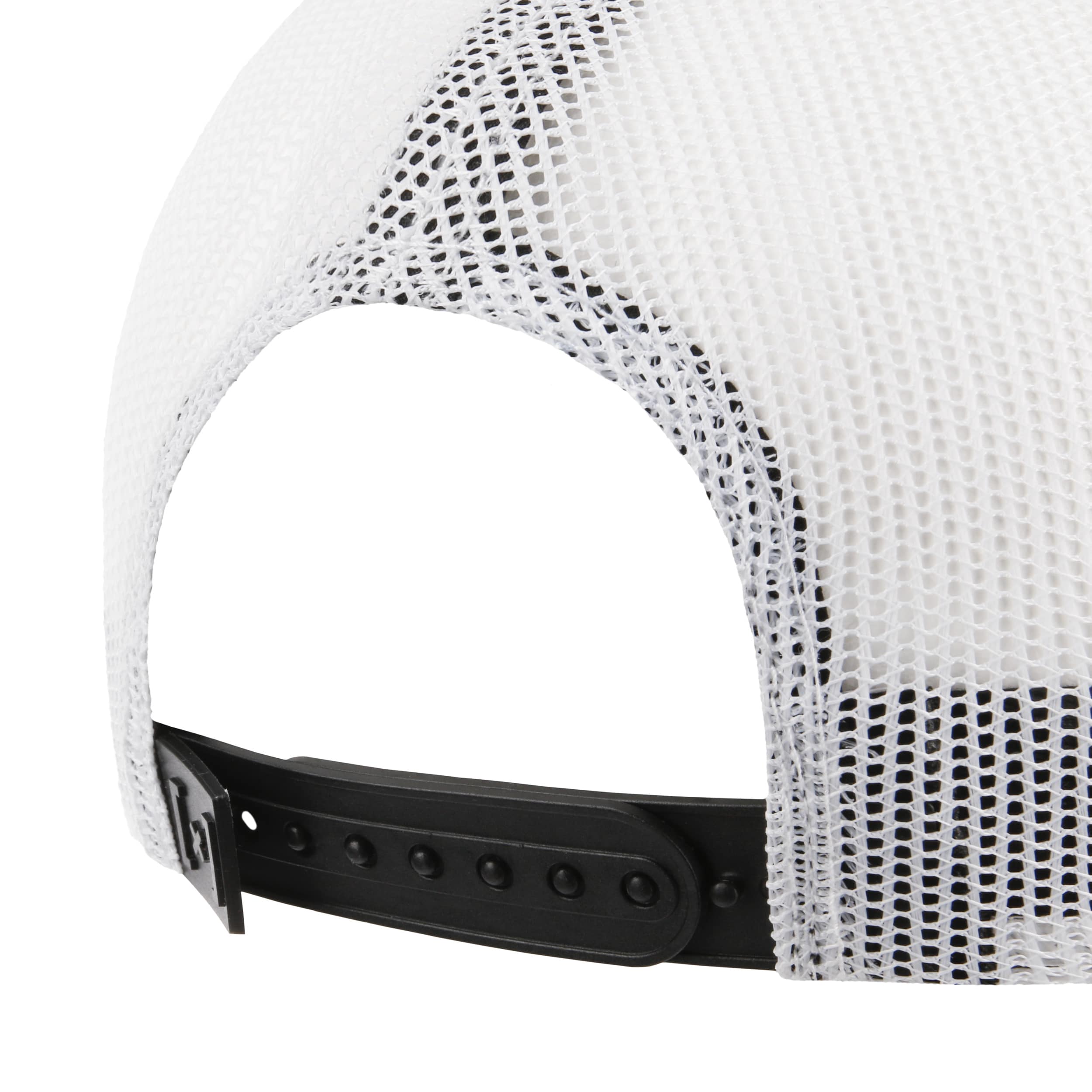 Peanuts Cool Trucker Cap by Capslab - 42,95