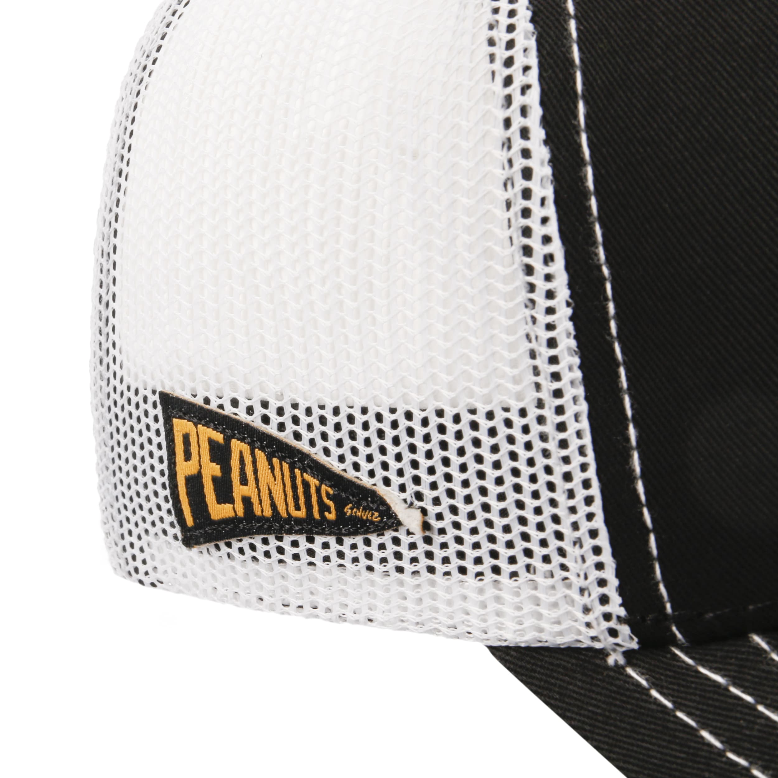 Peanuts Cool Trucker Cap by Capslab - 42,95