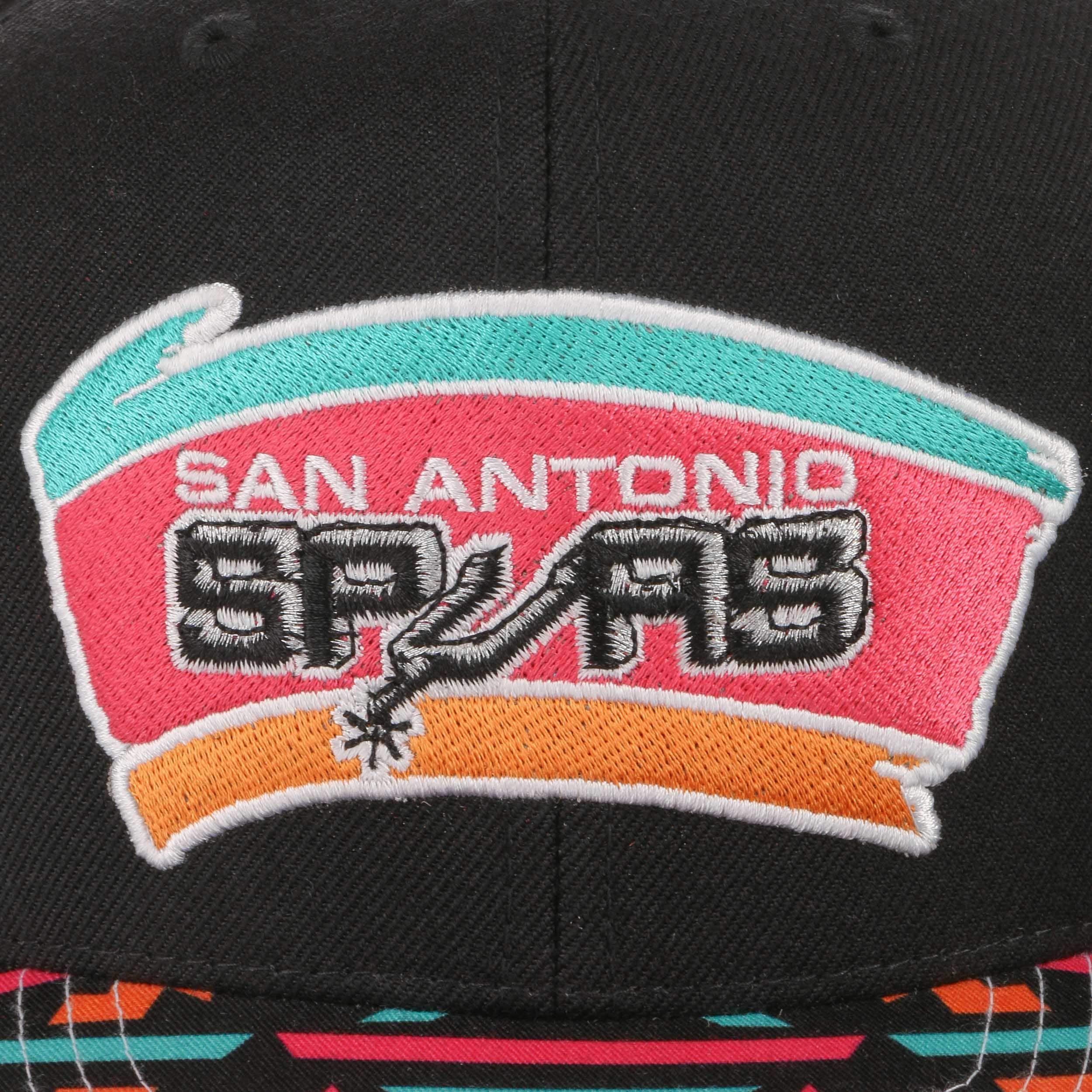 Team DNA Spurs Cap by Mitchell & Ness - 37,95