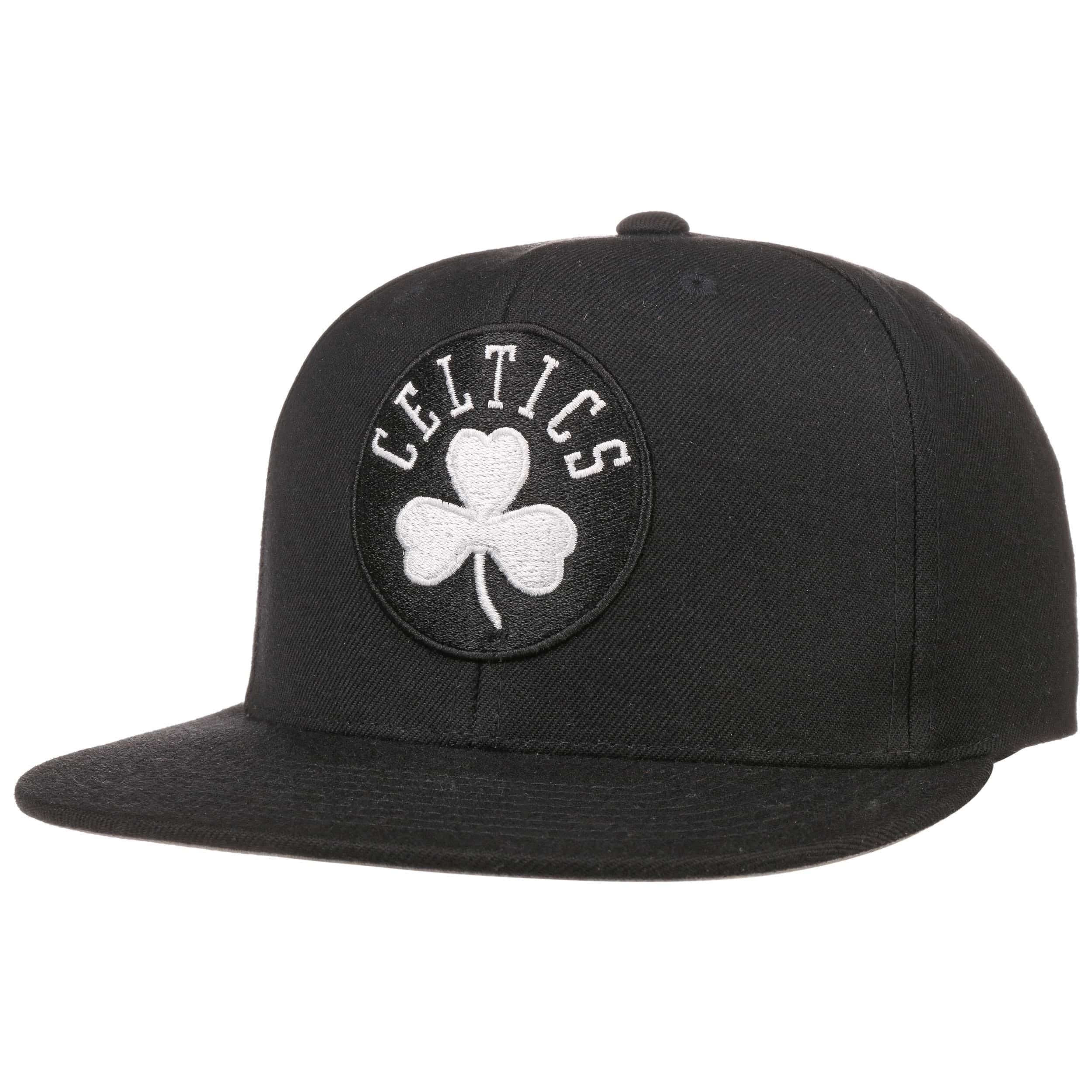 Wool Solid B&W Celtics Cap by Mitchell & Ness - 37,95